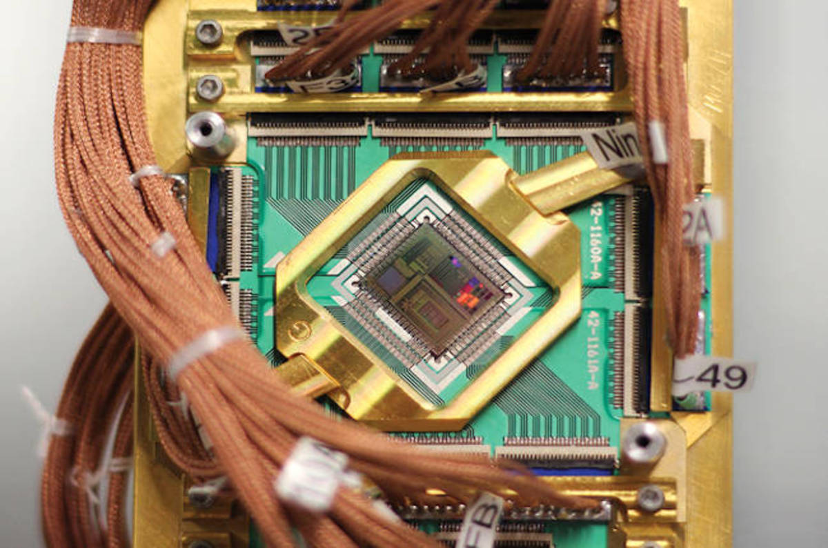 QUANTUM COMPUTER? HOW TO BUILD IT ONE (UNBOXING)? – NUMERIC LANDSCAPE